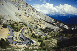Les 10 cols français mythiques que vous devrez avoir gravi avant la fin ...